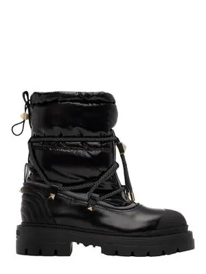 Valentino Garavani Rockstud Round Toe Lace-up Boots - Black