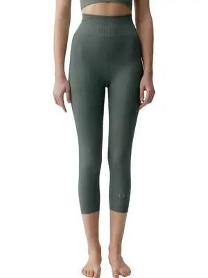 BORN LIVING YOGA Eris Seamless Capri Sports Legging Tea
