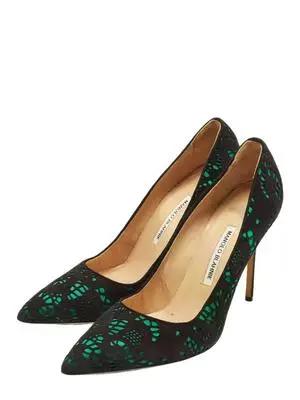 MANOLO BLAHNIK Manolo Blahnik Cut-Out Pointed-Toe Pumps