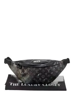 LOUIS VUITTON Galaxy Discovery Belt Bag - Black