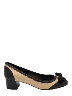 FERRAGAMO Eva Leather Pumps - Cream