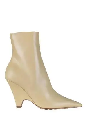 Bottega Veneta Leather Punta Boots - Cream