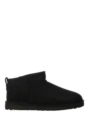 UGG UGG Round-Toed Boots