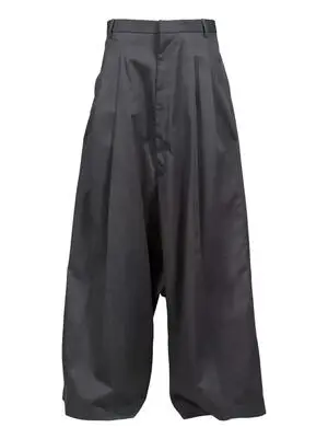 LỰU ĐẠN Lowline Pleated Trousers - Grey