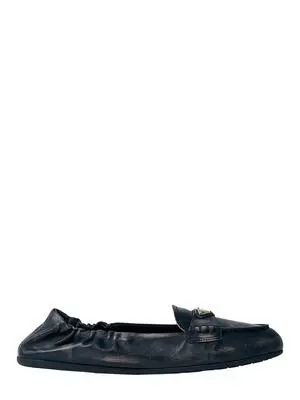Prada Logo Plaque Loafers - Black