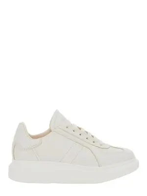 Alexander McQueen White Sneakers With Logo Patch On The Tongue And Embossed Logo On The Heel In Leather - Multicolor