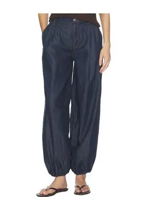 FRAME Frame The Denim Balloon Pant In Blue. Rinse