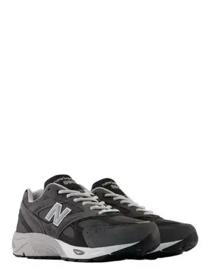 NEW BALANCE 880r Panelled Sneakers - Grey