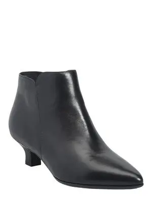 SOFFT Sawyer Leather Pointed Toe Bootie - Black