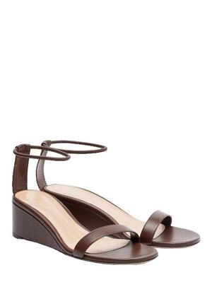 GIANVITO ROSSI Solid Color Leather Wedge Sandals - Nude