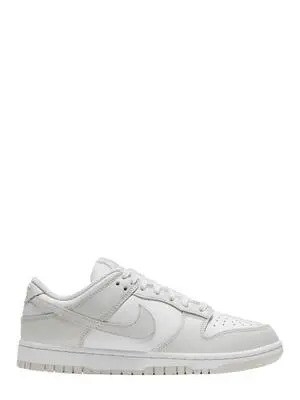 Nike Low Top Lace Up Sneakers - White