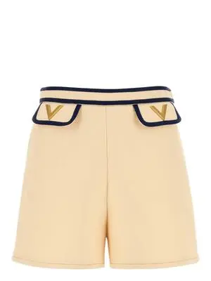 Valentino Garavani Logo Plaque Shorts - Nude