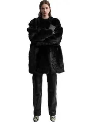 TOTEME Short Silky Shearling Coat - Black