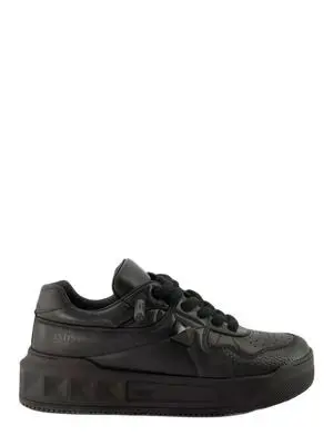 Valentino Garavani One Stud Xl Nappa Leather Low-top Sneakers - Black