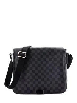 LOUIS VUITTON Damier Graphite Gm Messenger Bag - Black