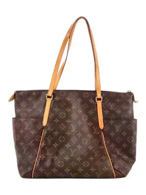 LOUIS VUITTON Monogram Canvas Gm Shoulder Bag - Brown