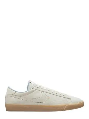 Nike Nike Tennis Classic AC Low Top Sneakers Tan