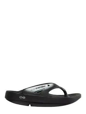 AND WANDER X Oofos Recovery Sandals - Black