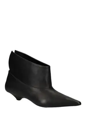 VIC MATIE Pointed-toe Leather Ankle Boots - Black