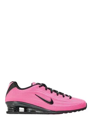 Nike Lace Up Sneakers - No