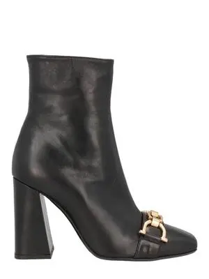 RAG & BONE Versatile Minimalist Ankle Boots