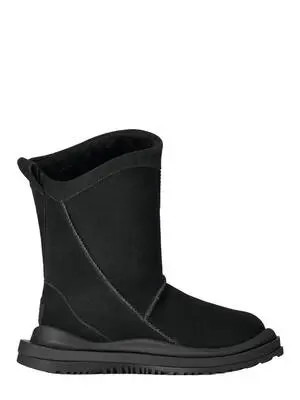 UGG Classic Distort Sheepskin Boots - Black