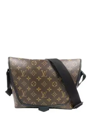LOUIS VUITTON Monogram Macassar Magnetic Messenger Bag - Brown