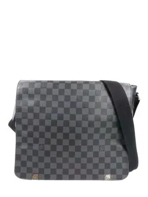 LOUIS VUITTON Mm Damier Graphite District Cross Body Bag - Grey