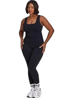 HERA Essential Scoop Neck Fitted Vest - Black