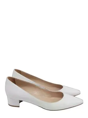 MANOLO BLAHNIK Pointed-toe Pumps