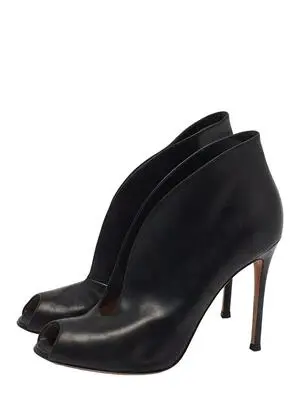 GIANVITO ROSSI Vamp Peep-toe Ankle Boots - Black