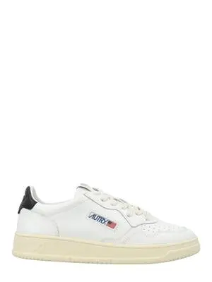 AUTRY Medalist Leather Low Sneaker With Micro-perforated Toe And Terry Lining - Bianco