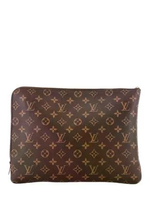 LOUIS VUITTON Etui Voyage Pouch Monogram Canvas Mm Clutch Bag - Brown