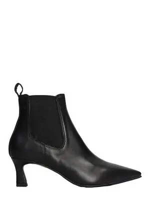 BIANCADI Pointed-toe Ankle Boots - Black