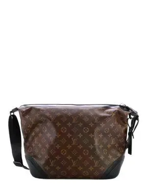LOUIS VUITTON Waterproof Voyage Messenger Monogram Canvas Crossbody Bag