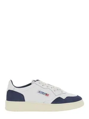 AUTRY Medalist Low Top Sneaker With Logo Patch And Suede & Leather Details - Blu