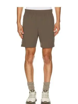 On 7 Core Shorts In Brown - Bark