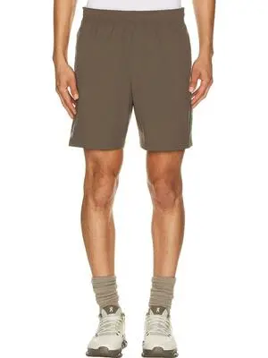 On 7 Core Shorts In Brown - Bark