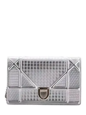 Dior Diorama Wallet On Chain Cannage Embossed Calfskin Clutch Bag - Silver