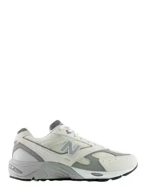 NEW BALANCE 880r Sneakers Neutrals