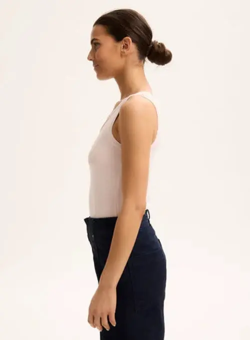 Majestic Filatures Soft Touch Tank - Petale
