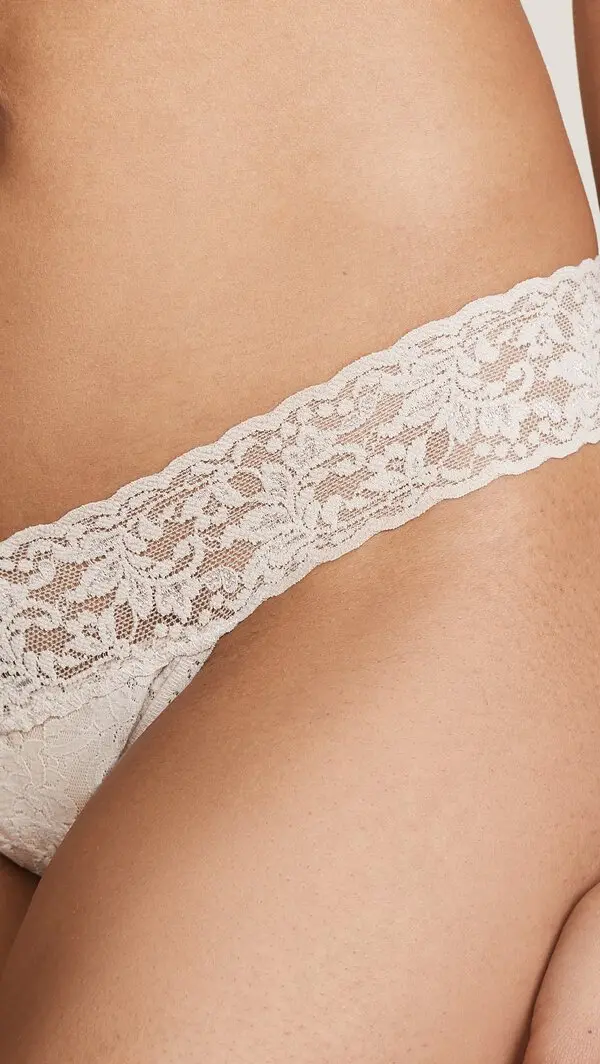 Hanky Panky Signature Lace Low-rise Thong - Chai