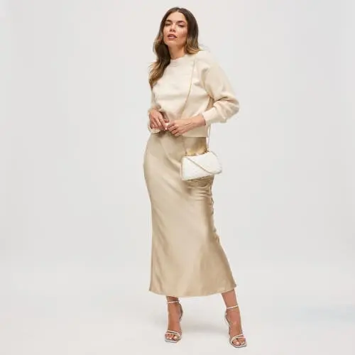 URBAN EXPRESSIONS Maxi Evening Bag With Textured Exterior And Gold Chain Strap - Ivory