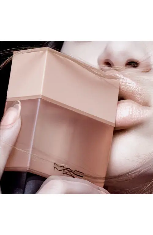 MAC COSMETICS Crème D'nude Shadescent Perfume - Creme D Nude