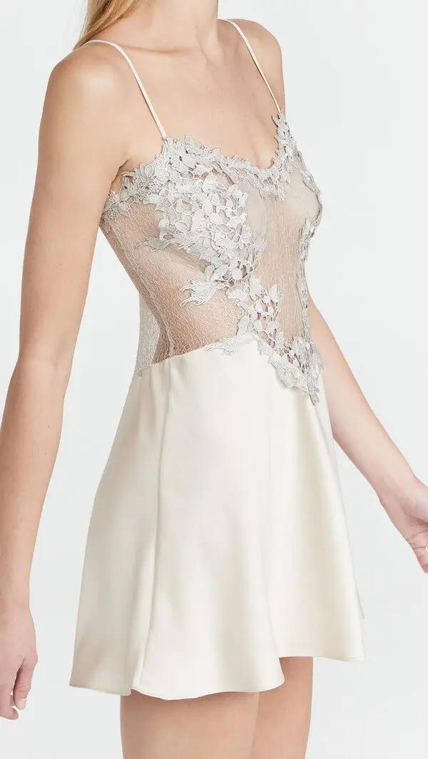 Flora Nikrooz Showstopper Chemise With Lace - Champagne