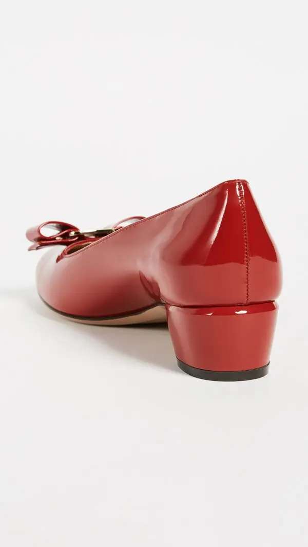 FERRAGAMO Vara Low Heel Pumps - Rosso