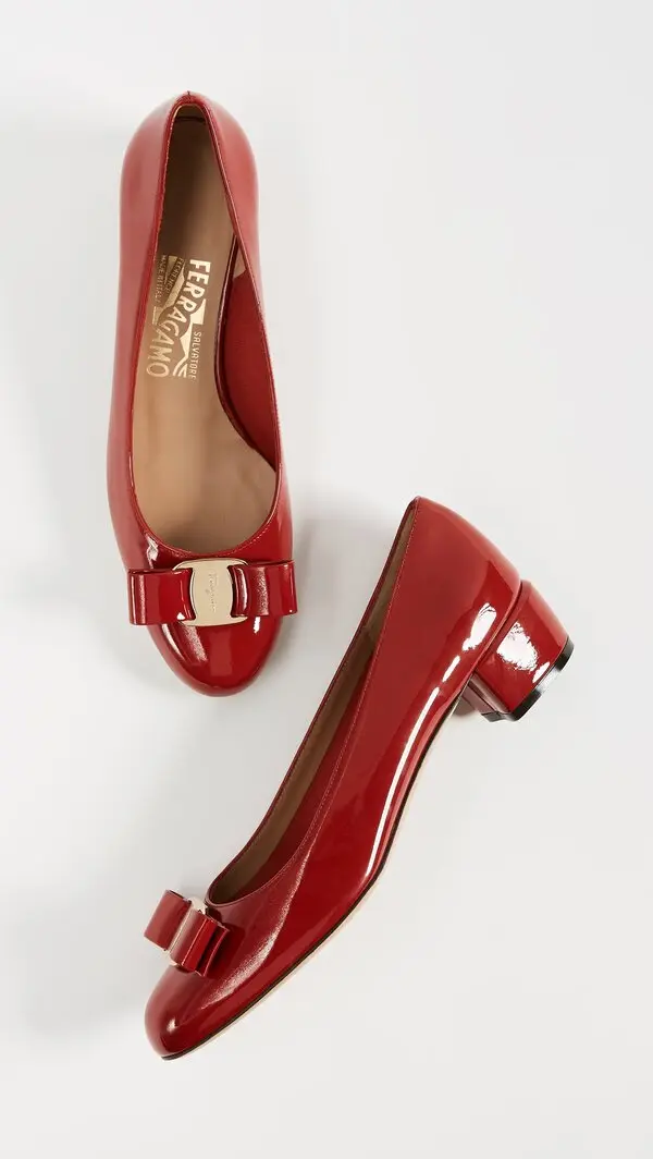 FERRAGAMO Vara Low Heel Pumps - Rosso