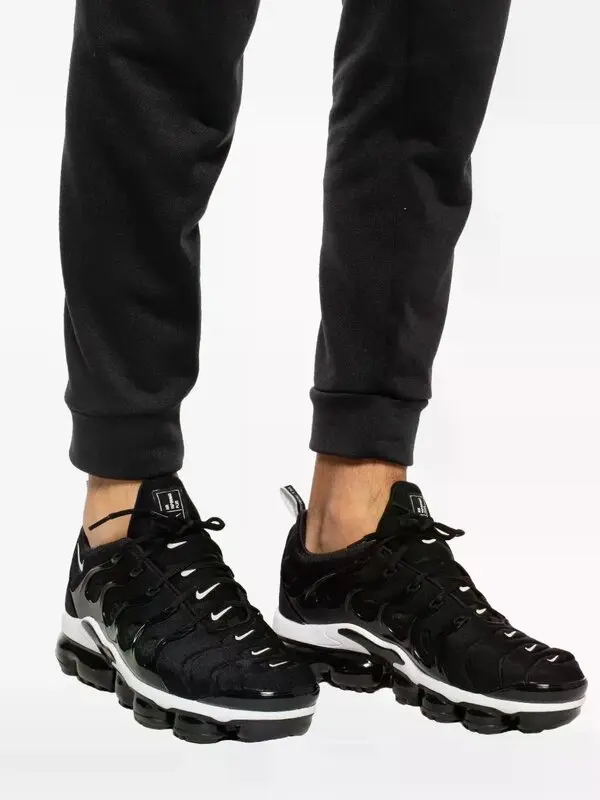 Nike Air Vapormax Plus Lace-up Sneakers - Black