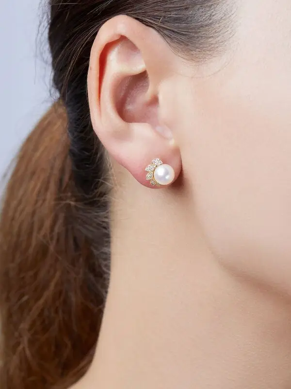 Yoko London 18kt Yellow Diamond And Pearl Stud Earrings - Gold