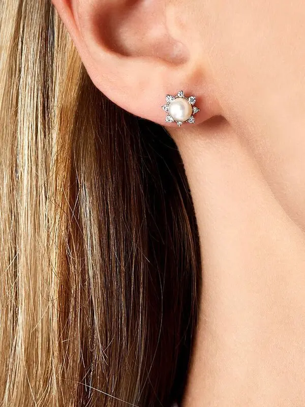 Yoko London 18kt White Gold Diamond And Pearl Stud Earrings
